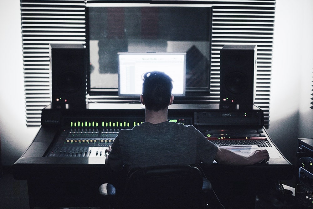 500+ Free Music Producer Wallpapers & Photos