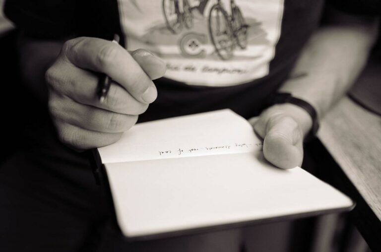 How To Be A Rapper For Beginners & Pros in 20 Steps!